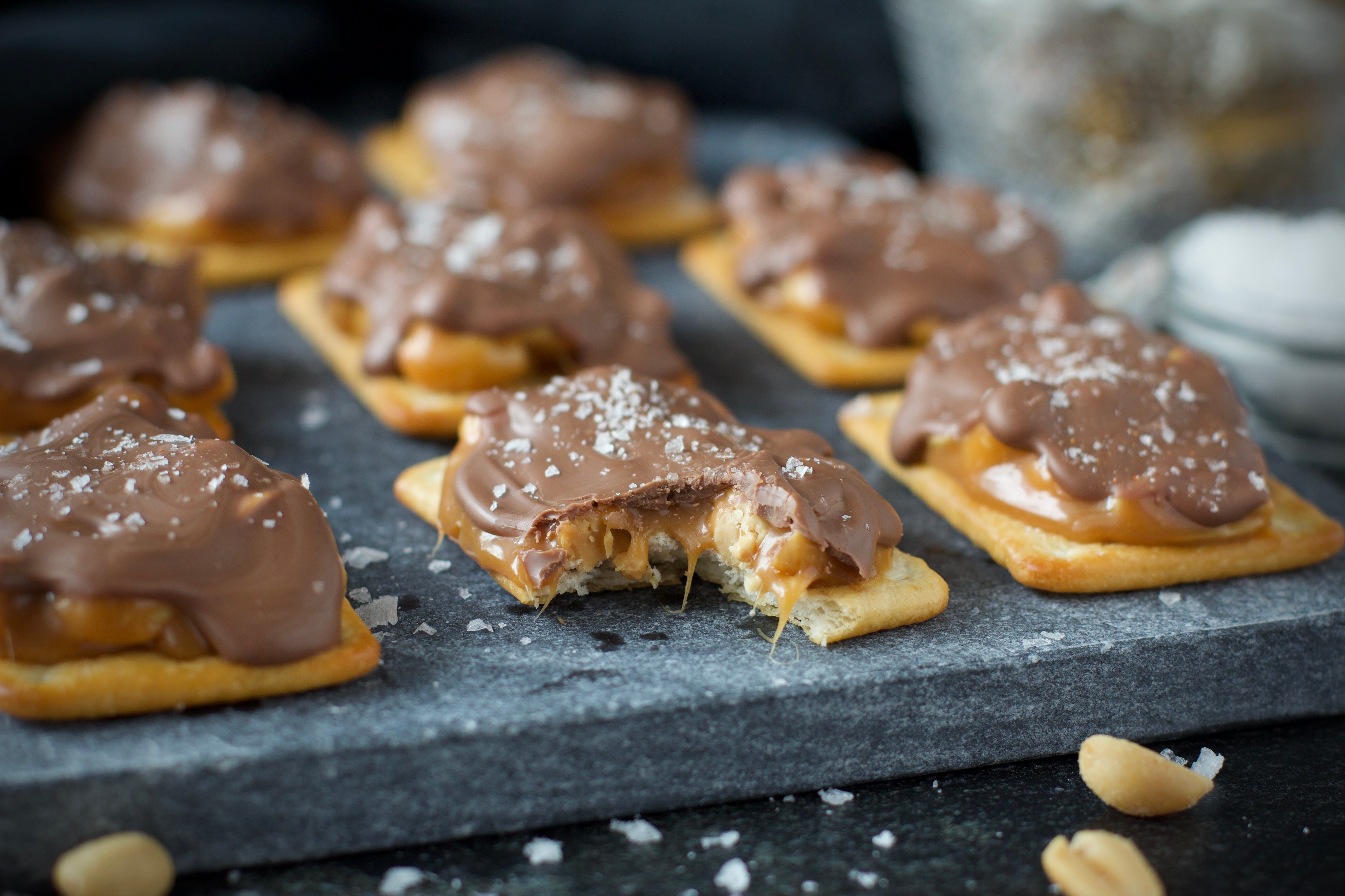 Salta kex med kola & jordnötter | CakeByMary | Allt om Mat