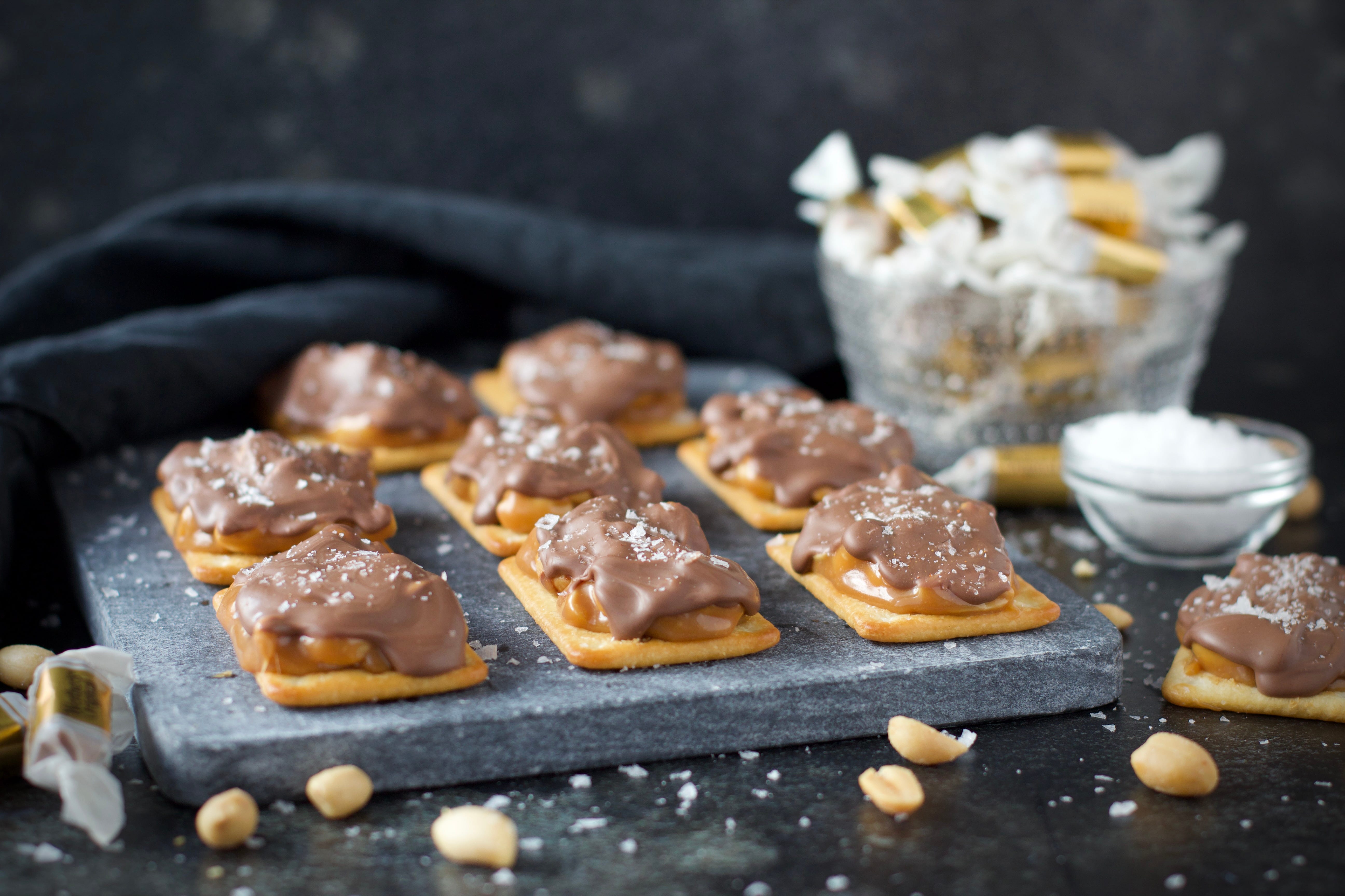 Salta kex med kola & jordnötter | CakeByMary | Allt om Mat