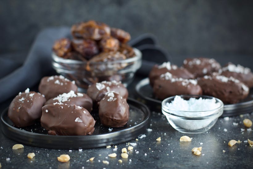 Dadlar med jordnötssmör & choklad | CakeByMary | Allt om Mat