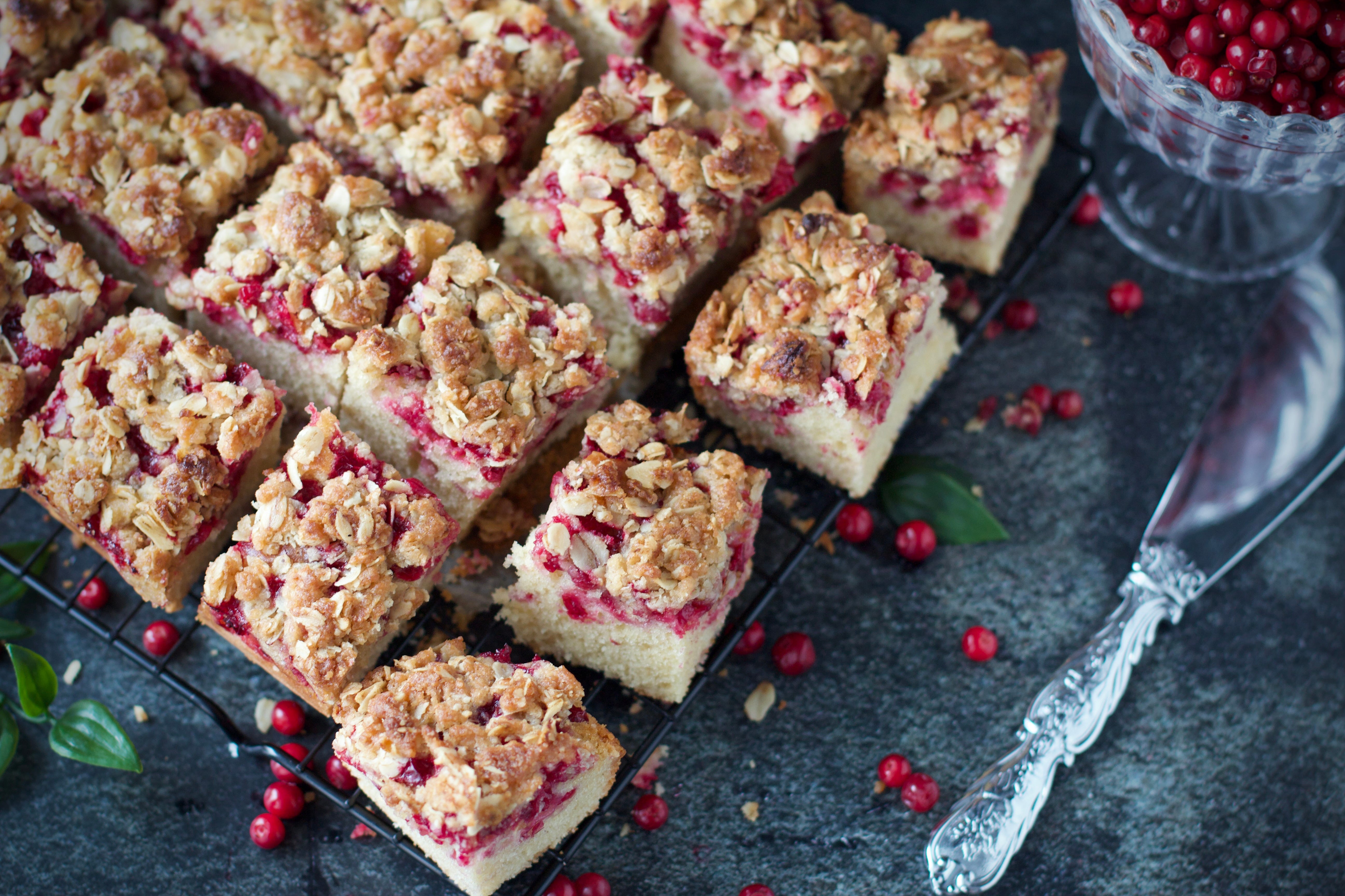 Lingonkaka i långpanna med knaprig ... | CakeByMary | Allt om Mat