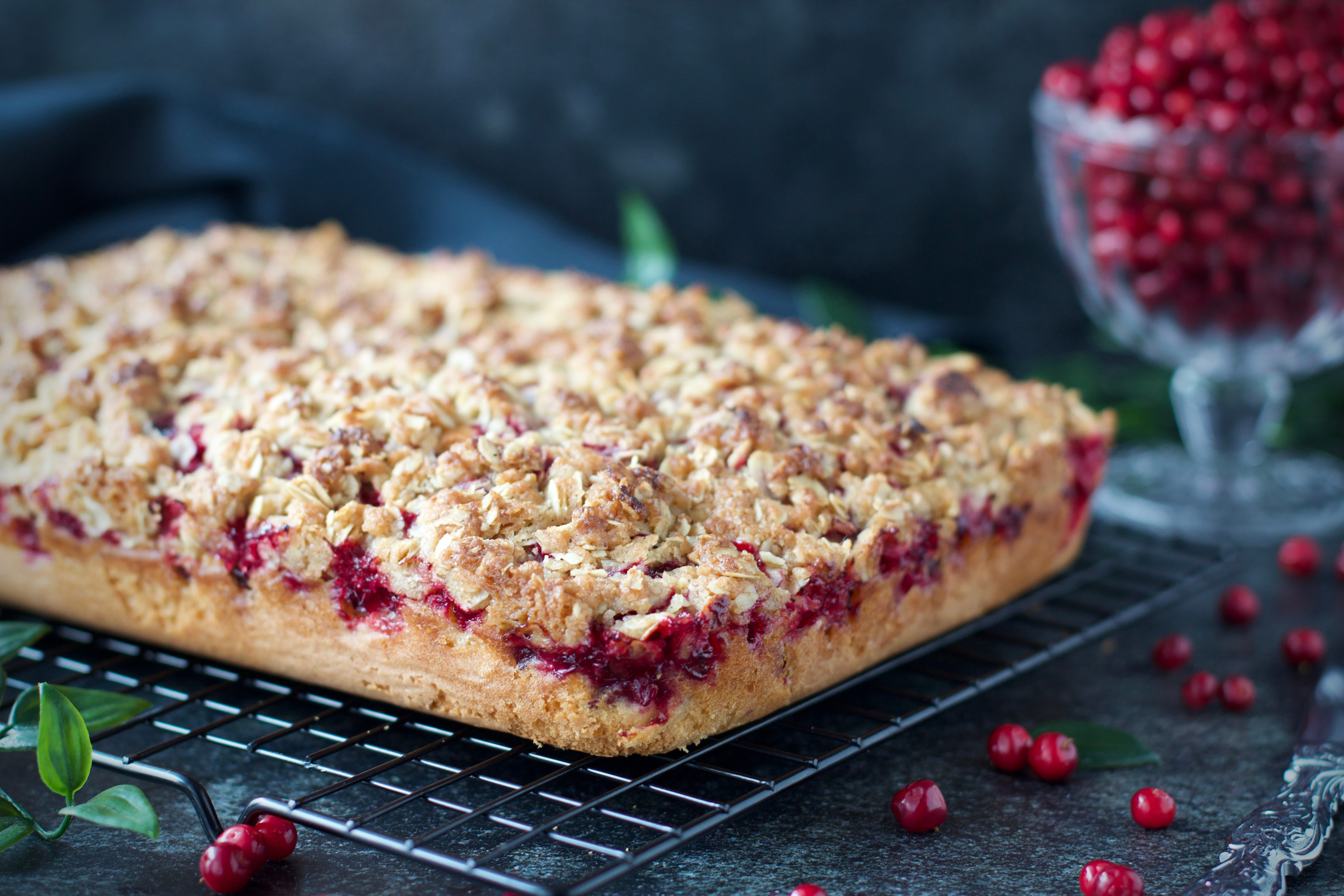 Lingonkaka i långpanna med knaprig ... | CakeByMary | Allt om Mat