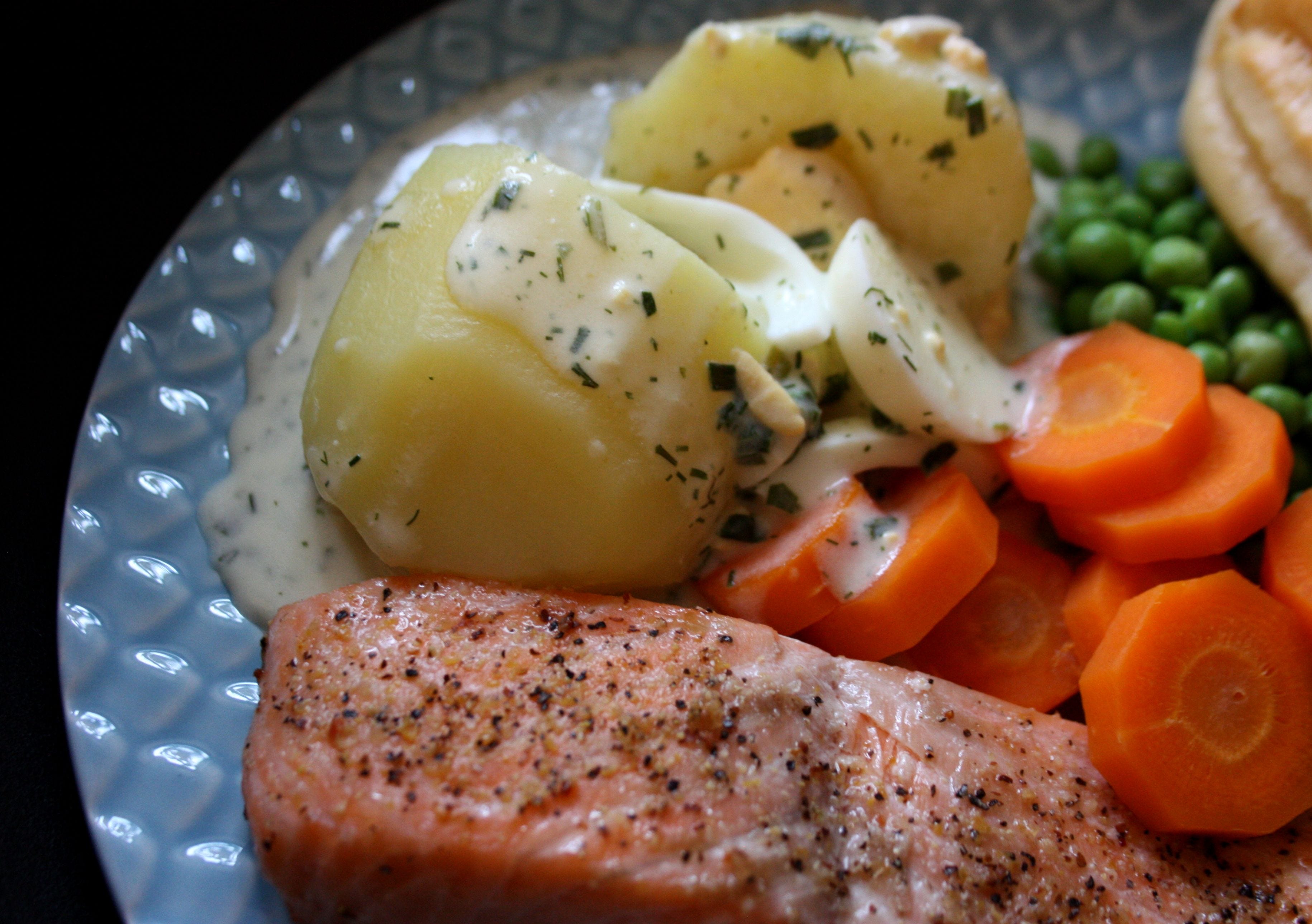 Lax med äggsås | Madame Edith | Allt om Mat