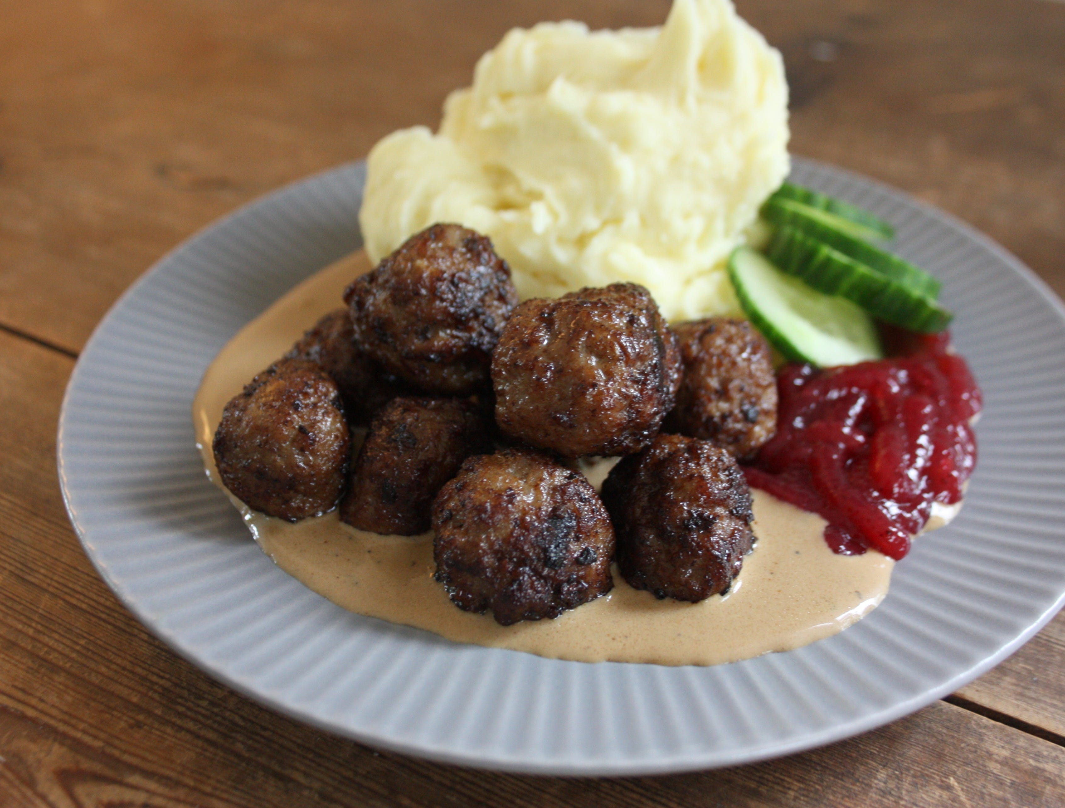 Köttbullar med potatismos | Madame Edith | Allt om Mat