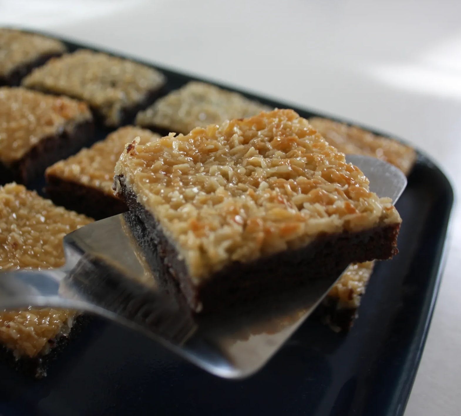 Chokladrutor med kokostosca | Madame Edith | Allt om Mat