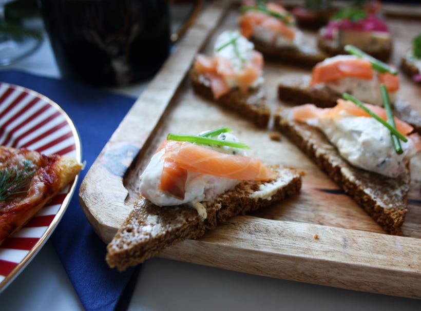 Goda snittar med lax som tilltugg... | Madame Edith | Allt om Mat