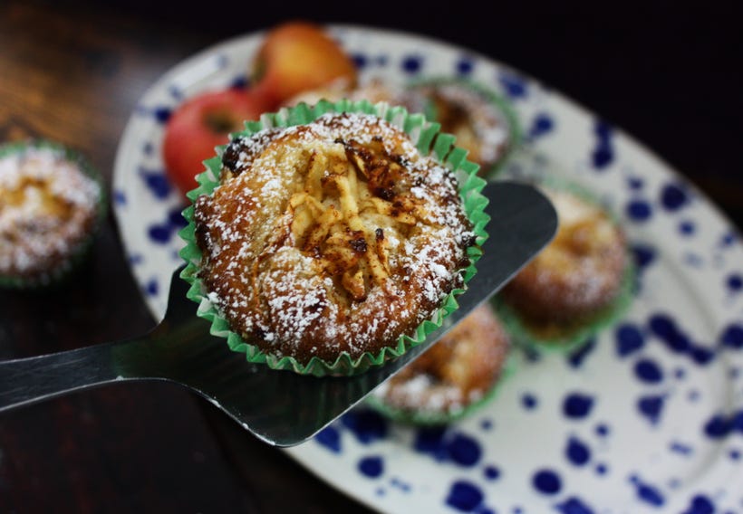 Saftiga äppelmuffins med mandelmassa | Madame Edith | Allt om Mat