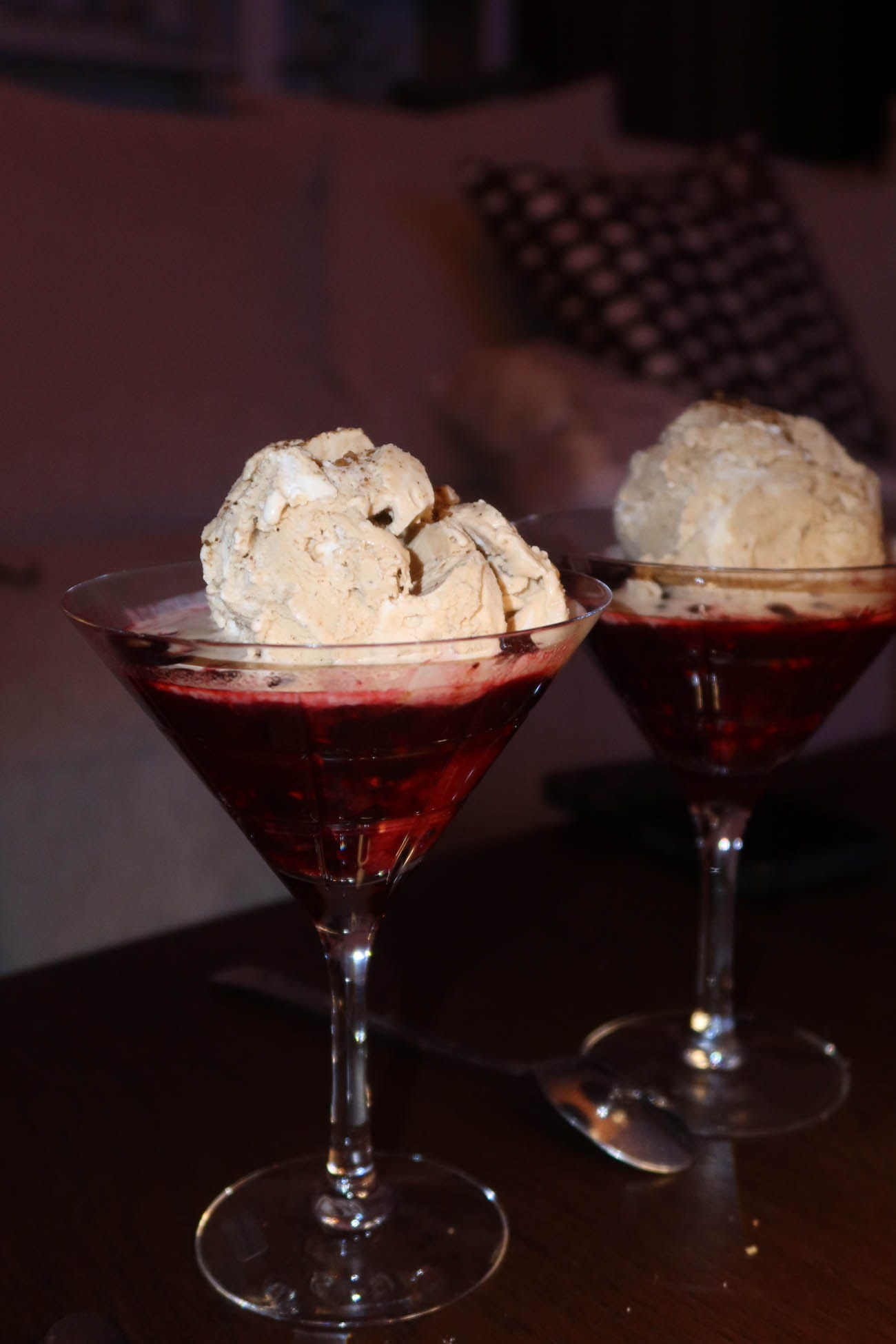 Kaffeglass med mörka bär i rom | MATPLATSEN | Amelia