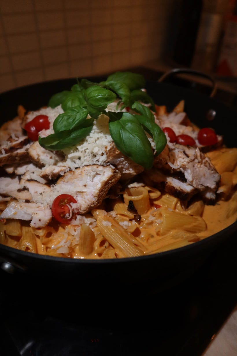 Pasta i krämig tomatsås med kyckling – e... | MATPLATSEN | Amelia