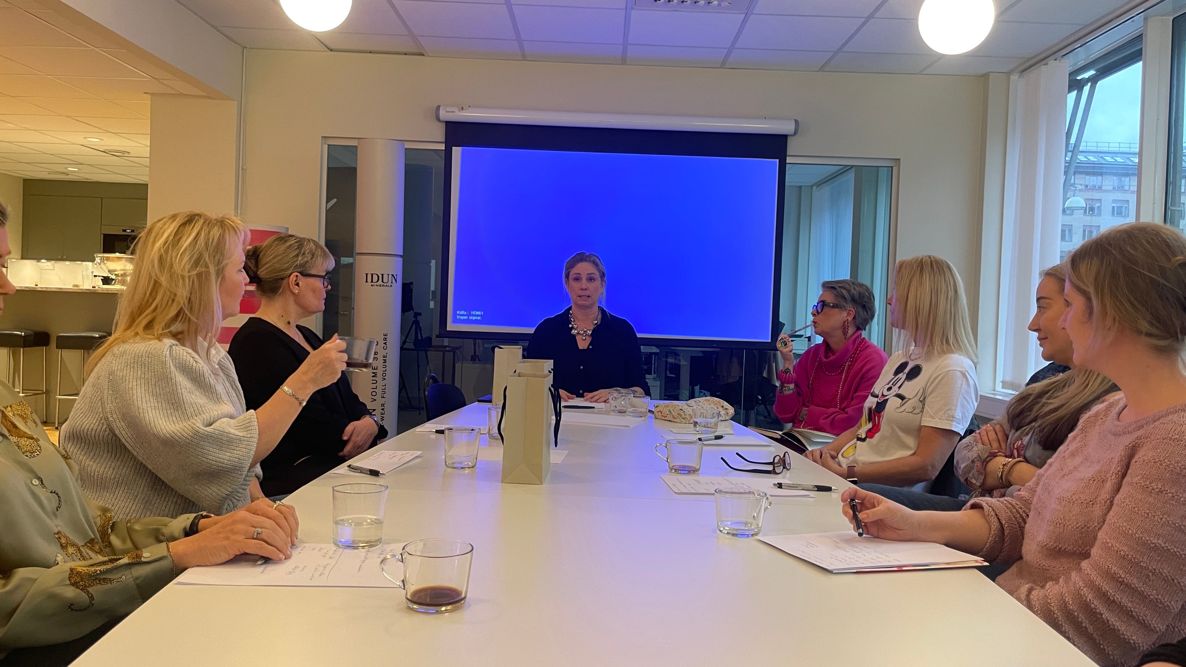 När människor delar med sig | Monas Universum | Amelia