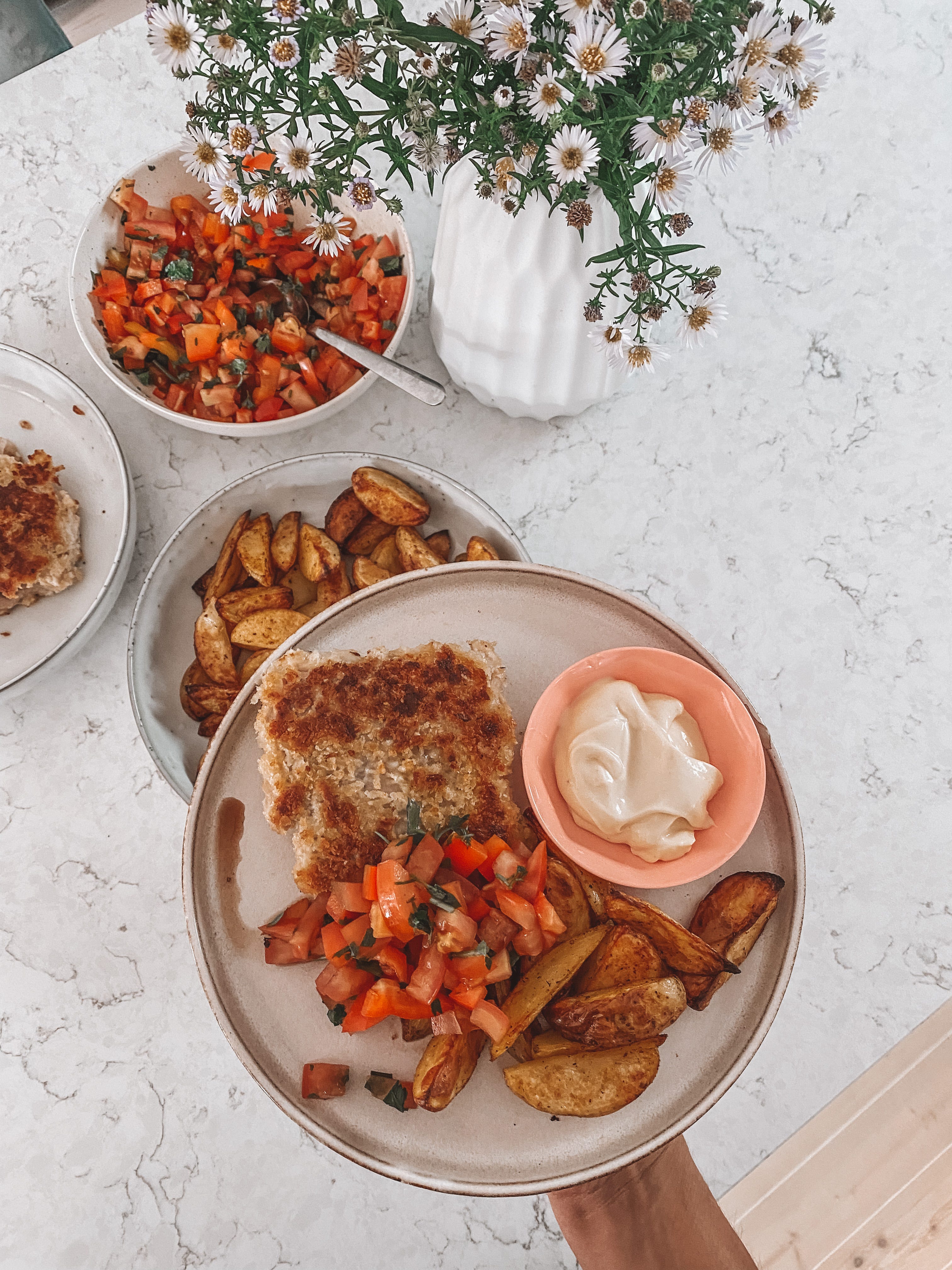 Panerad sej med klyftpotatis & paprikas... | Paula Rosas | Amelia