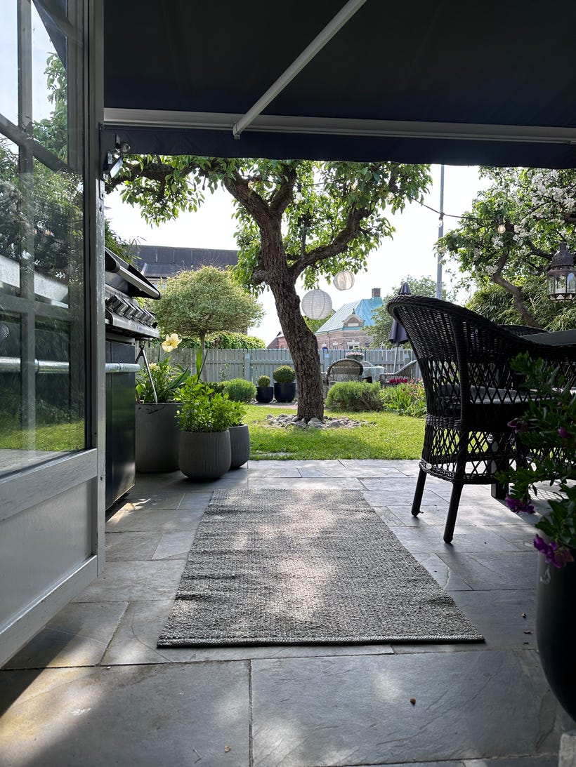 Matta & duk utomhus skapar rum i träd... | Simplicity | Sköna Hem