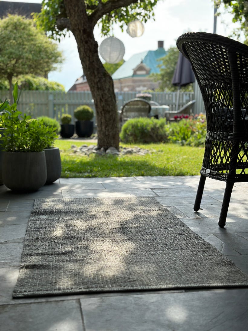 Matta & duk utomhus skapar rum i träd... | Simplicity | Sköna Hem