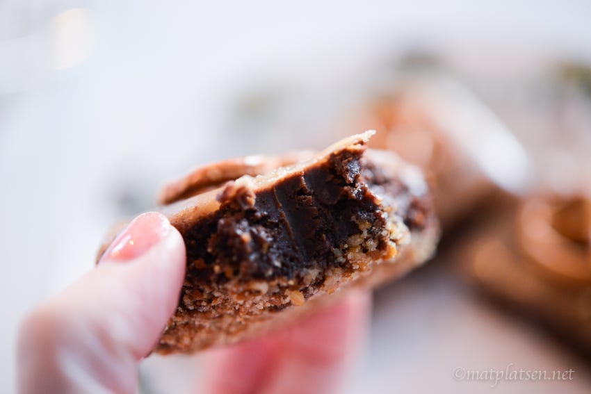 Kolabrownie med salta kringlor | MATPLATSEN | Amelia