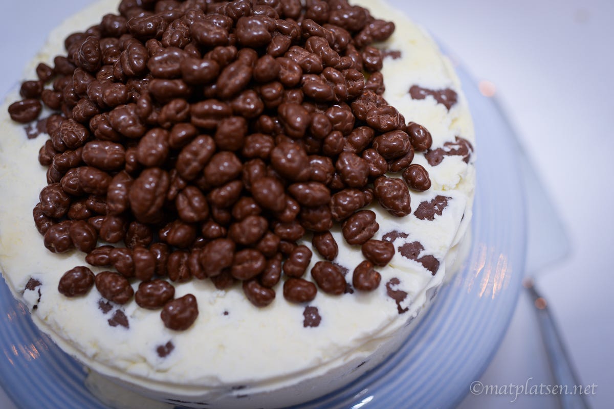 Glasstårta med kinapuffar | MATPLATSEN | Amelia