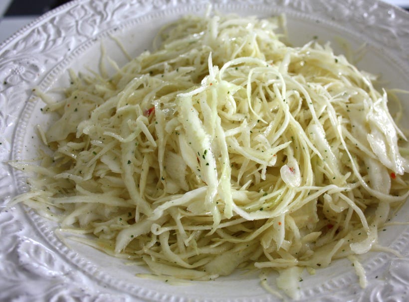 Vitkålssallad Pizzasallad | Madame Edith | Allt om Mat